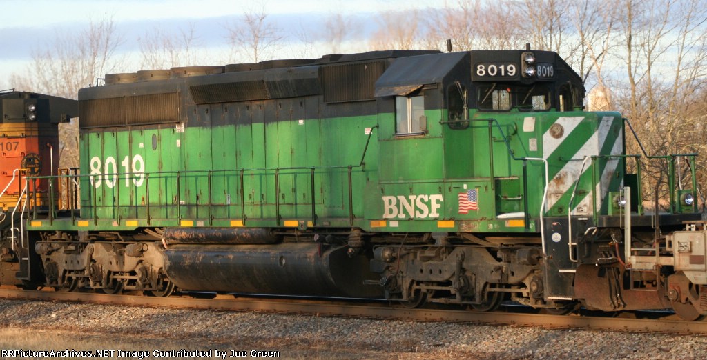 BNSF 8019